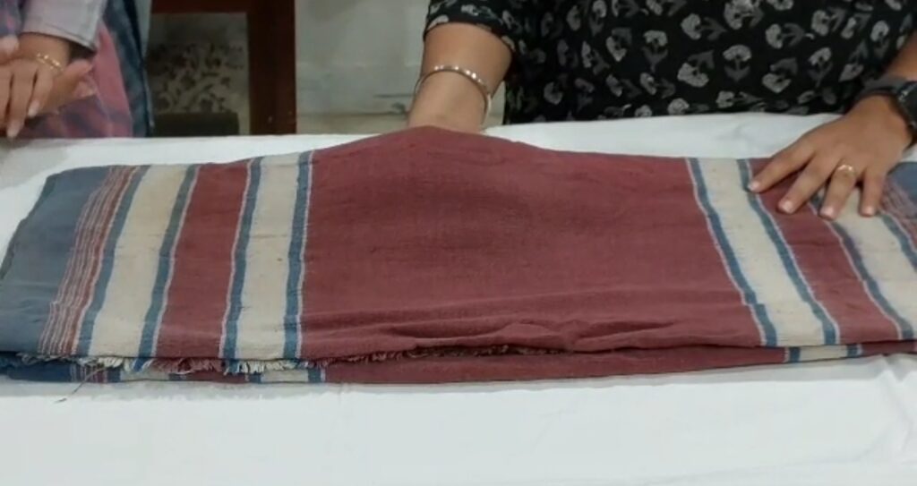 An effort to revive the Gujarat's dying art of Patku Weaving